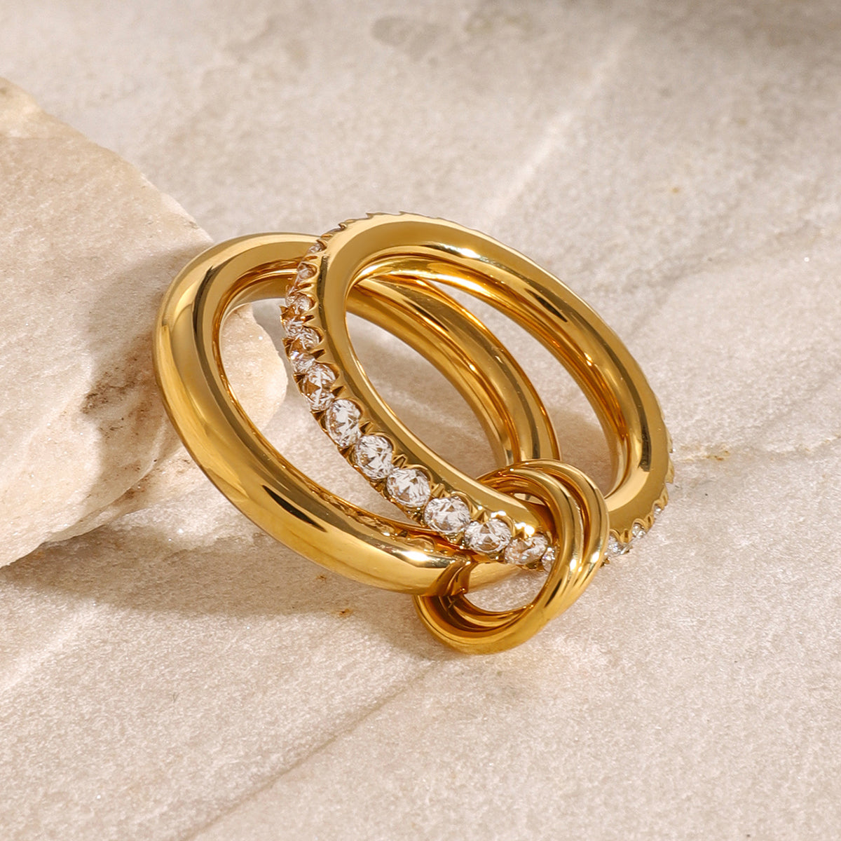 Ivora Interlock Ring – Zayna Jewelry